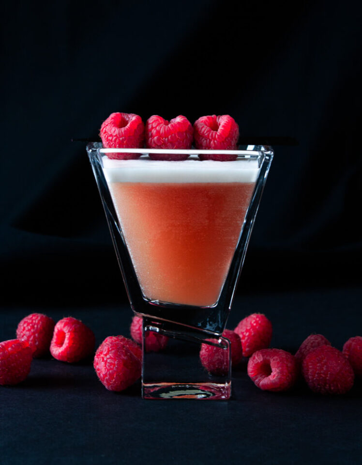 How to Make a French Martini Cocktail at Home - Daily Appetite