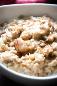 Crockpot Oatmeal with Apples and Cinnamon